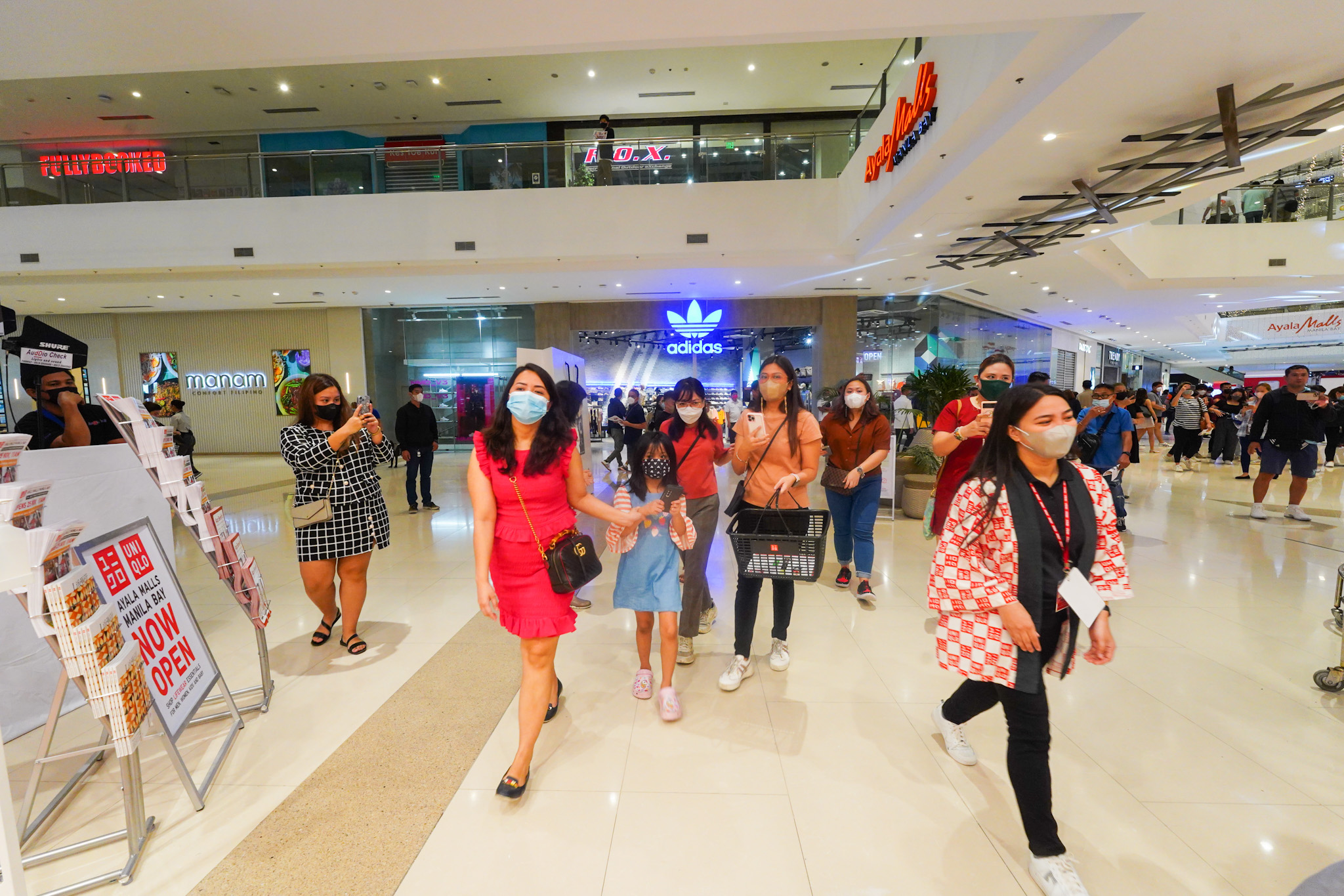 The Largest Uniqlo Store in Parañaque Opens at the Largest Ayala Mall