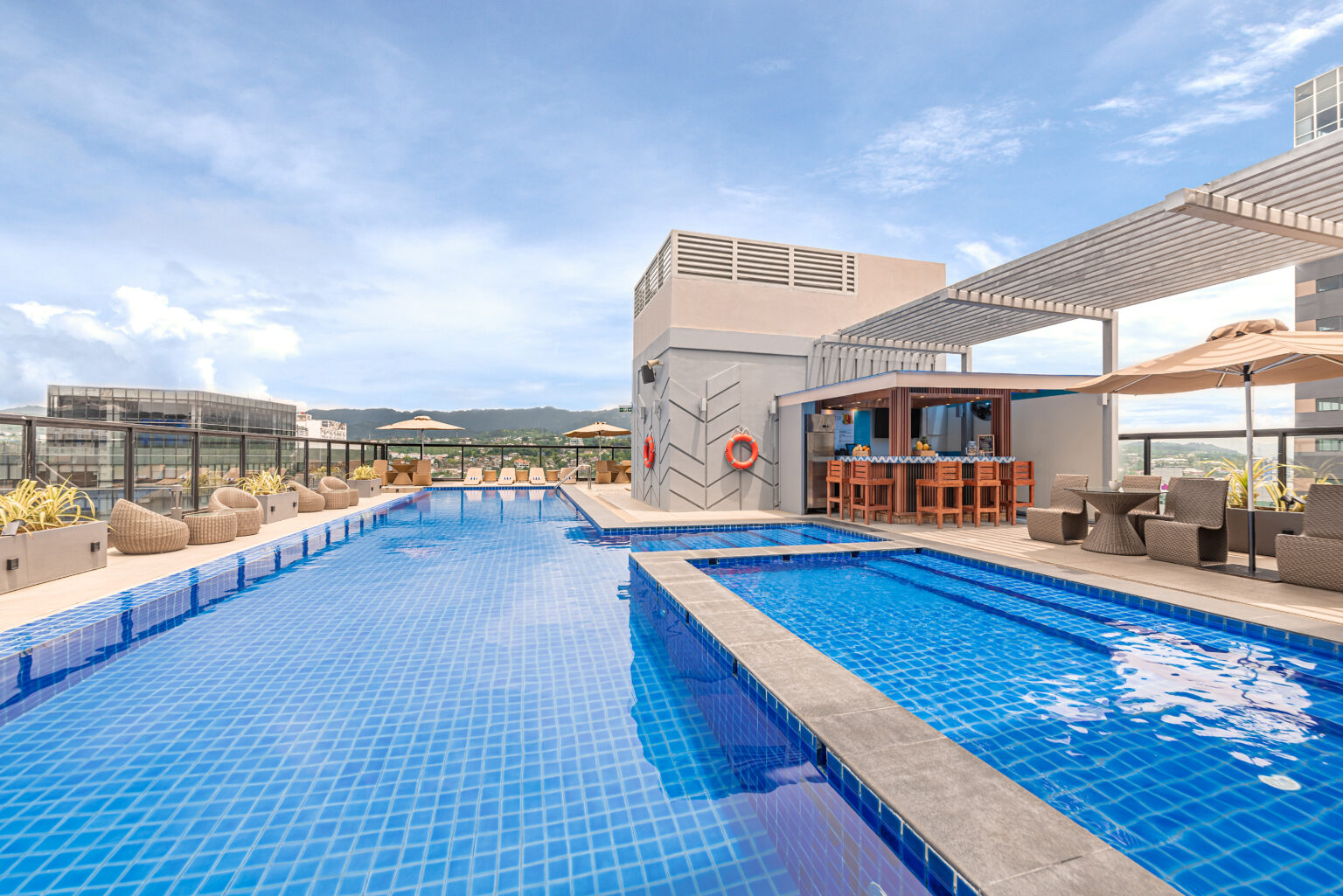 Seda Ayala Center and Seda Central Bloc: A Tale of Two Sedas