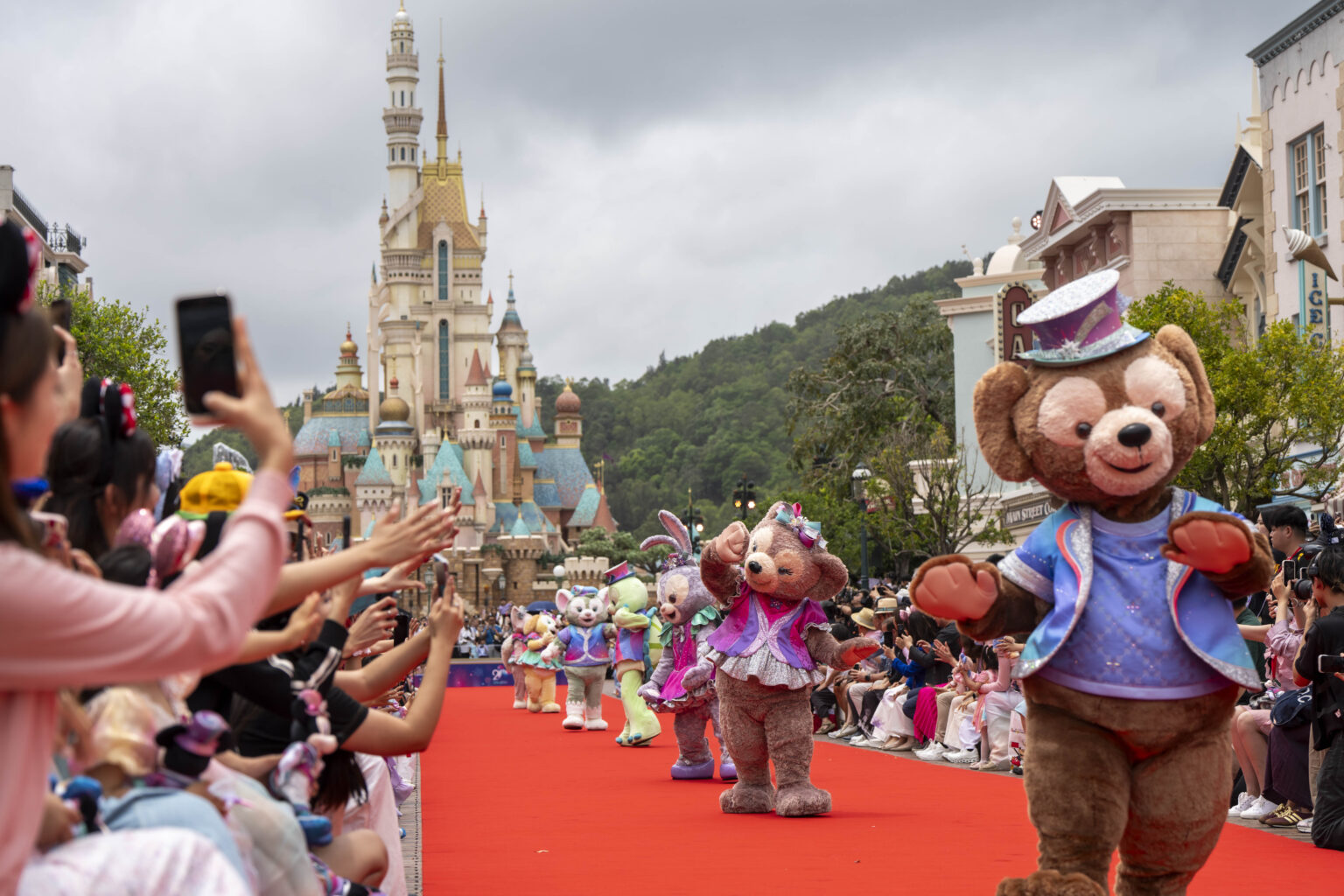 Disney Friends Kick Off HK Disneyland’s 20th on June 28