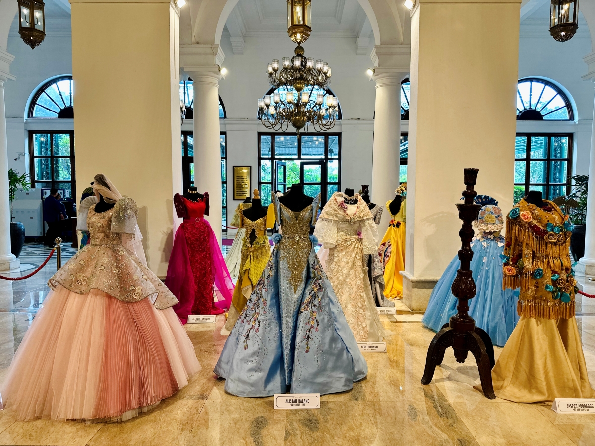 The Manila Hotel Blooms with “Flores de Primavera Y Filipiniana” Exhibit
